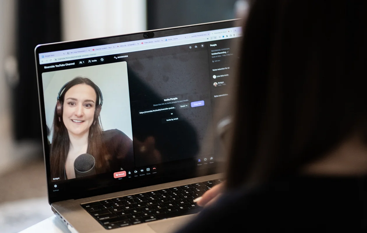 Explainer Videos Guide: How to Make One + Examples & Template